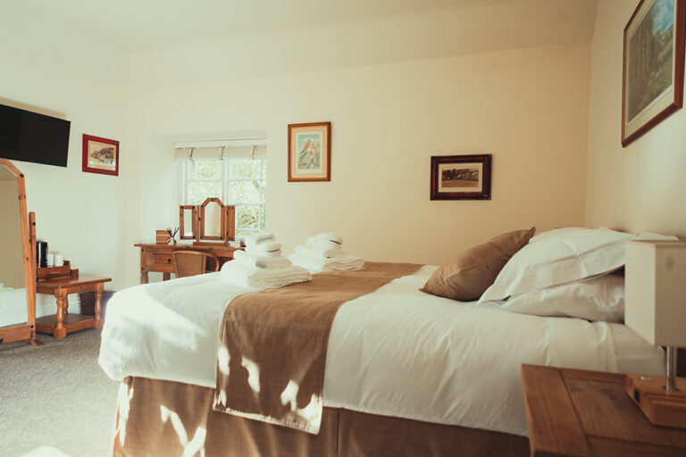 The Falcon Inn — Village pub with rooms in St Mawgan
